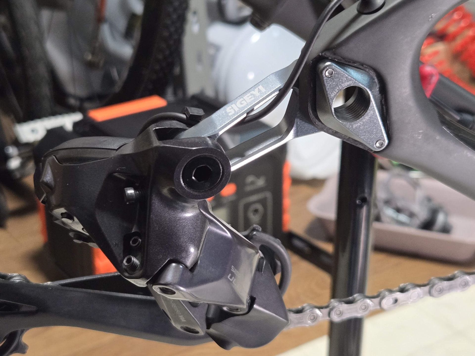 【レビュー】SIGEYI ダイレクトマウントディレイラーハンガー ～SuperSix EVO4用の高品質な社外ハンガー～ | すくみずログ